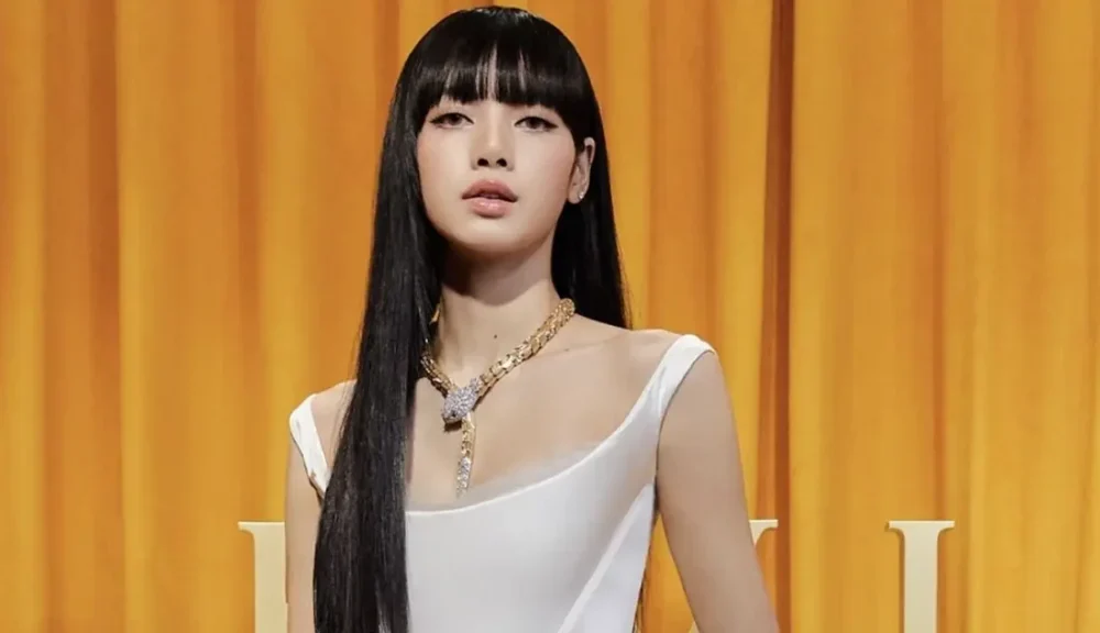 Lisa BLACKPINK Cetak Sejarah di Golden Globe Awards 2026 - Faktual ...